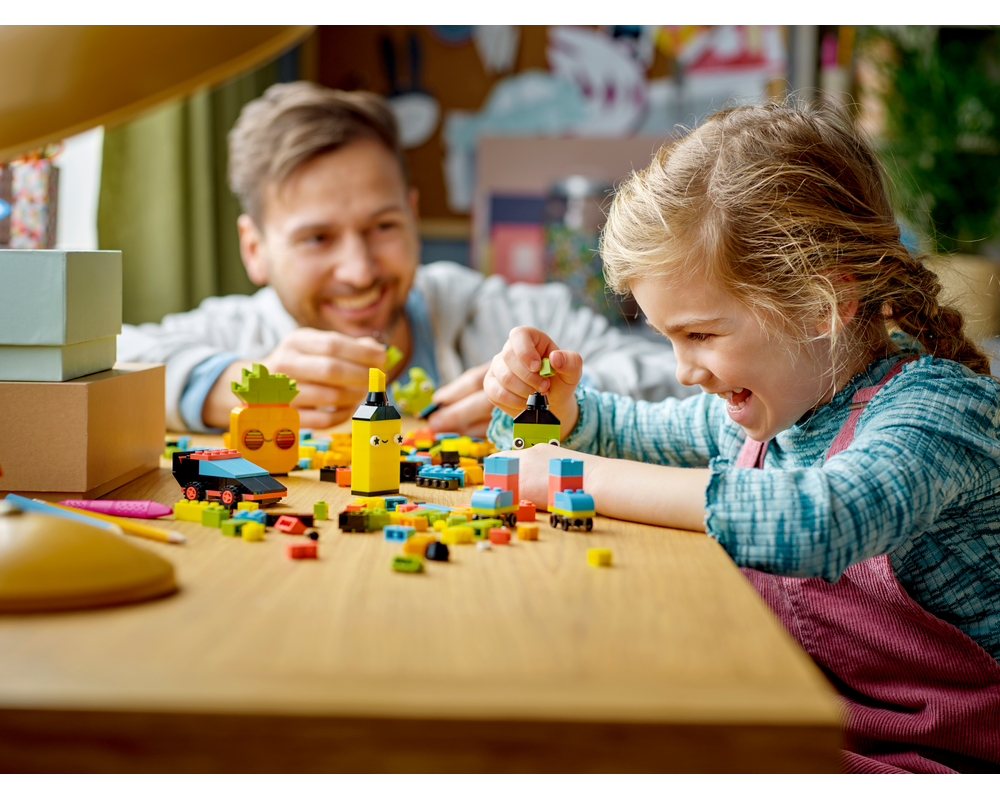 LEGO Set 11027-1 Creative Neon Fun (2023 Classic) | Rebrickable - Build ...
