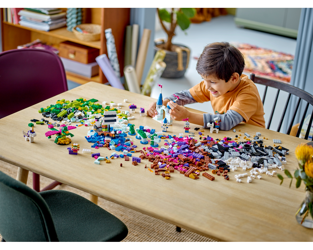 LEGO Set 11033-1 Creative Fantasy Universe (2023 Classic) | Rebrickable ...