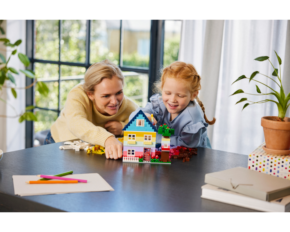 LEGO Set 11035-1 Creative Houses (2024 Classic) | Rebrickable - Build ...