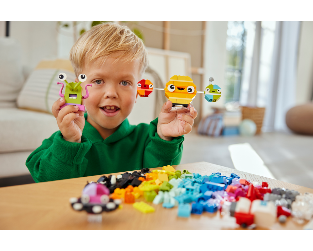 LEGO Set 11037-1 Creative Space Planets (2024 Classic) | Rebrickable ...