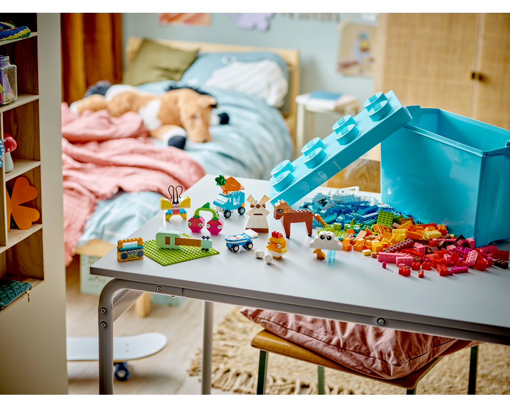 LEGO Set 11038-1 Vibrant Creative Brick Box (2024 Classic) | Rebrickable - Build with LEGO