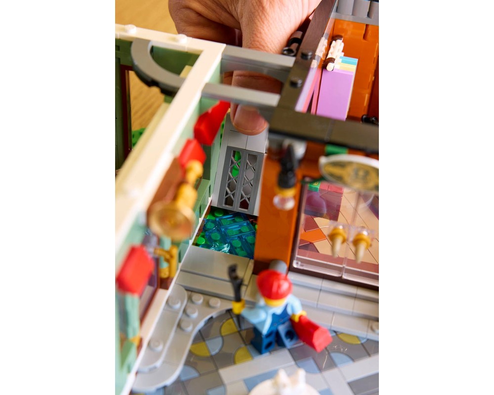 LEGO Set 11371-1 Shopping Street (2026 Modular Buildings) | Rebrickable ...