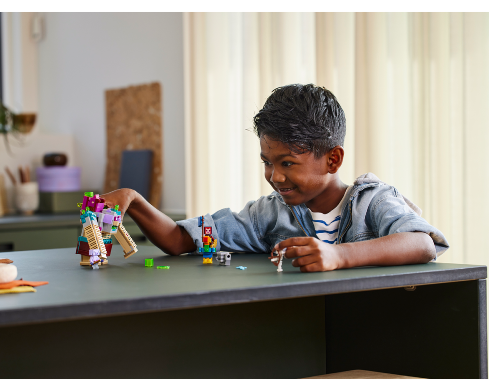 LEGO Set 21257-1 The Devourer Showdown (2024 Minecraft) | Rebrickable ...