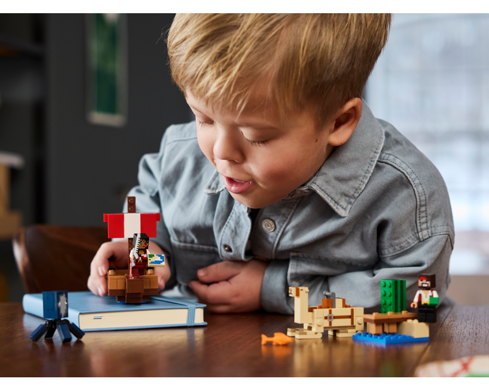 LEGO Set 21259-1 The Pirate Ship Voyage (2024 Minecraft) | Rebrickable ...