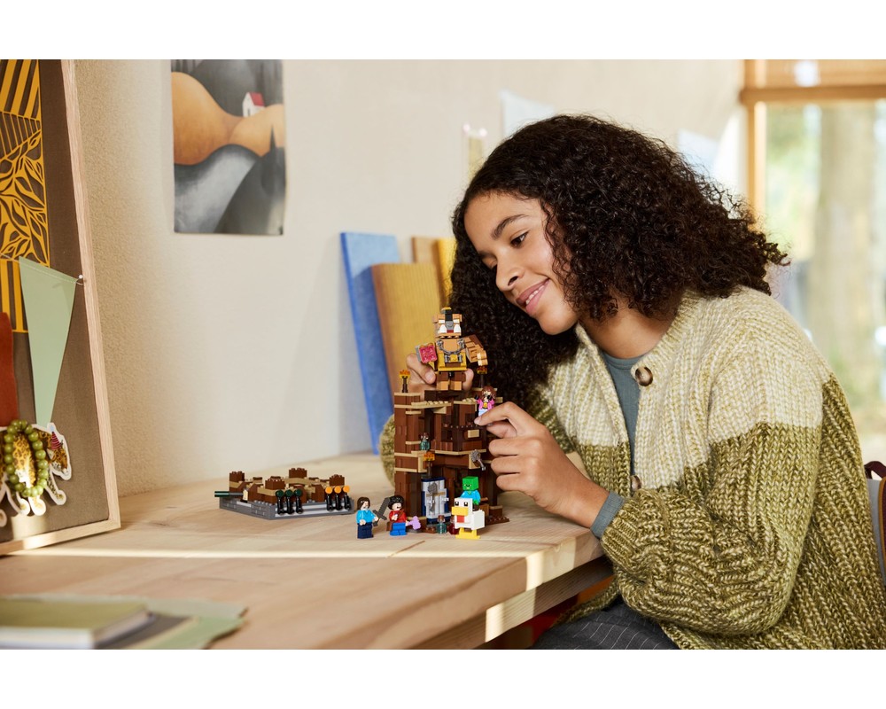 LEGO Set 21272-1 Woodland Mansion Fighting Ring (2025 Minecraft ...