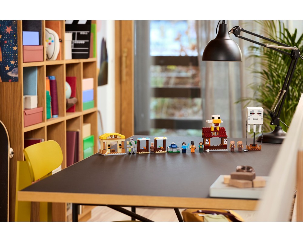 LEGO Set 21273-1 The Ghast Balloon Village Attack (2025 Minecraft ...