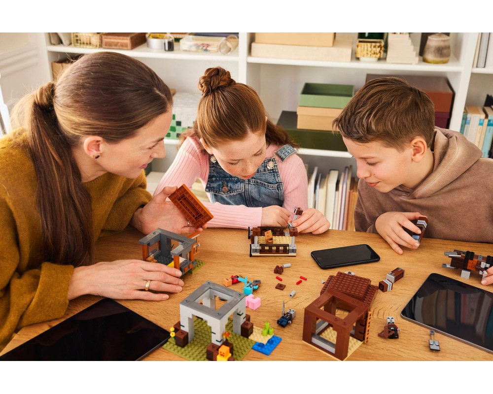 LEGO Set 21278-1 The Pillager Outpost and Ravager (2025 Minecraft ...