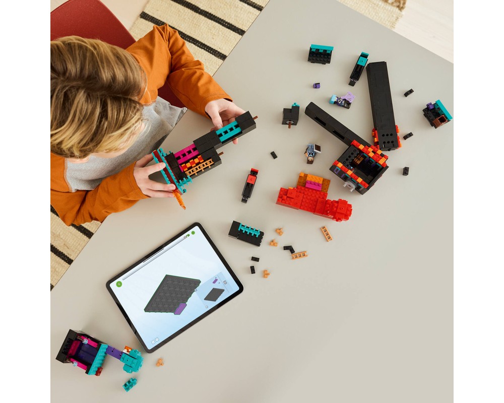 LEGO Set 21279-1 The Enderman Tower (2025 Minecraft) | Rebrickable ...