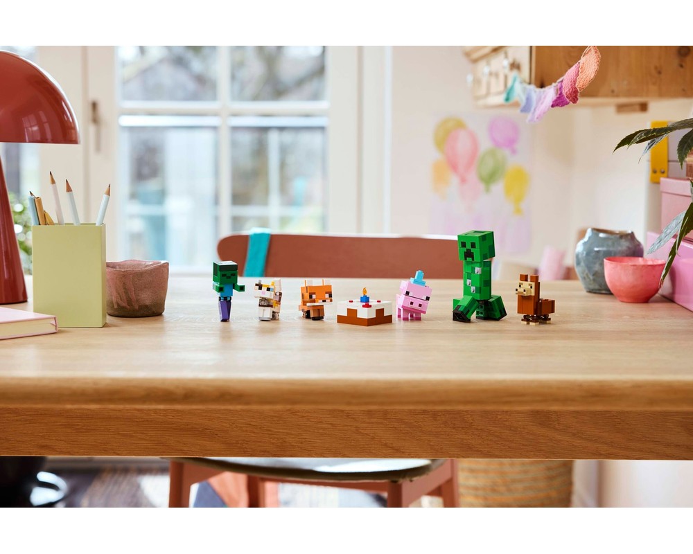 LEGO Set 21281-1 Baby Pig's Birthday Celebration (2024 Minecraft ...