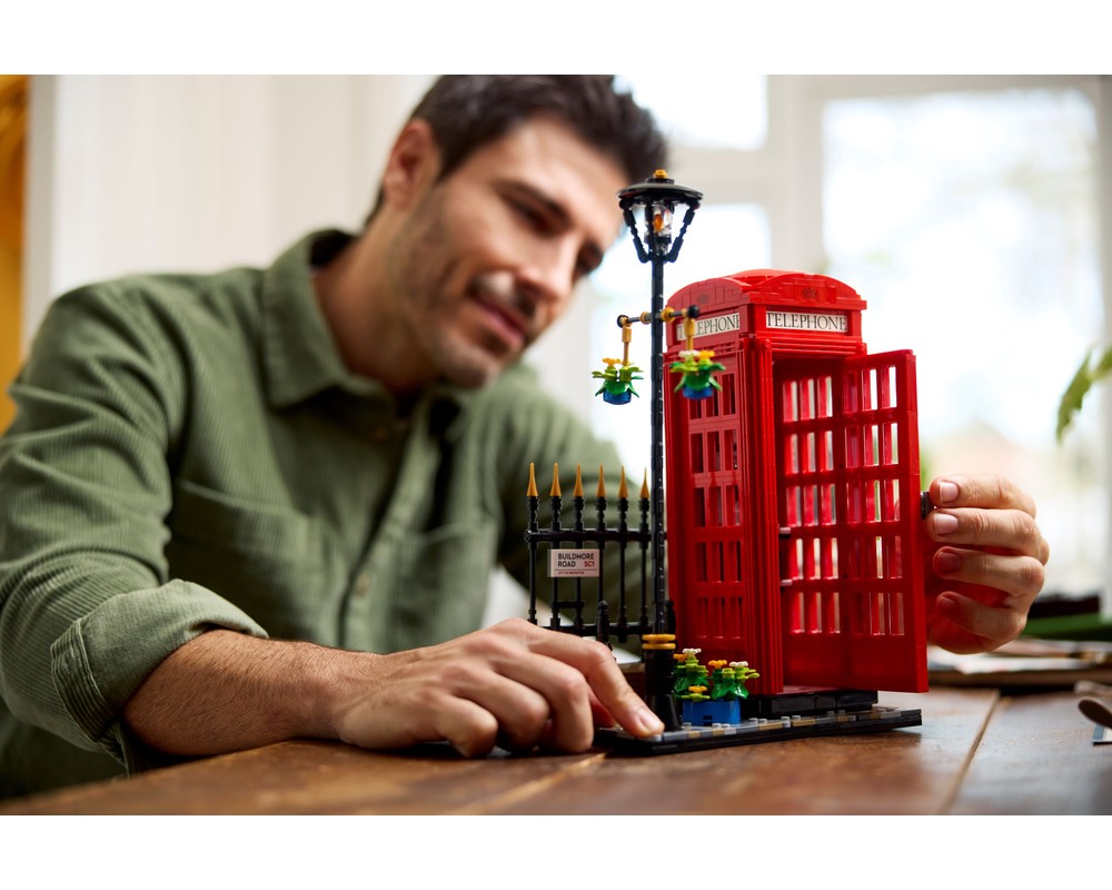 LEGO Set 21347-1 Red London Telephone Box (2024 LEGO Ideas and CUUSOO ...