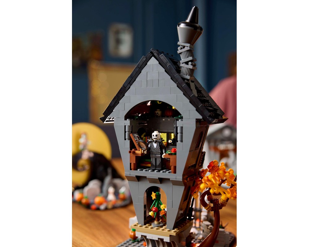 LEGO Set 21351-1 Disney Tim Burton's The Nightmare Before Christmas ...