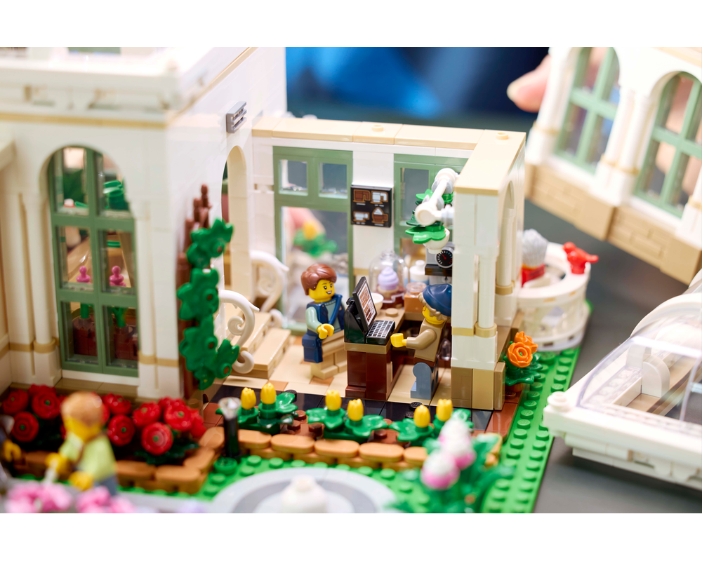 LEGO Set 21353-1 The Botanical Garden (2024 LEGO Ideas and CUUSOO ...