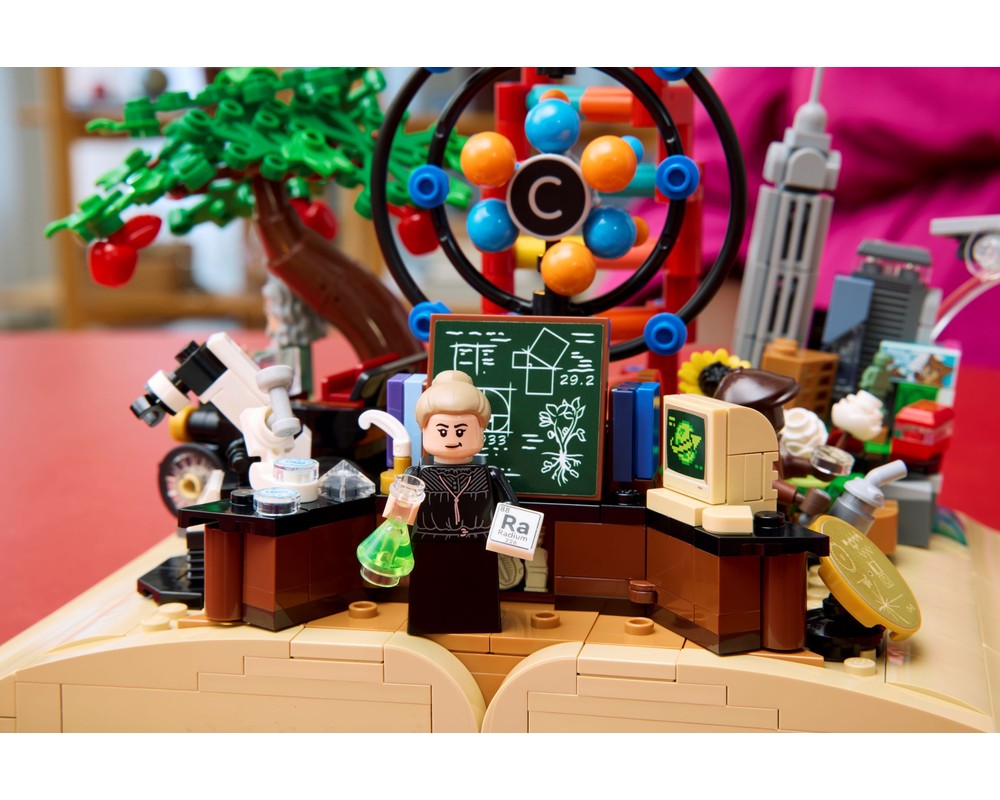 LEGO Set 21355-1 The Evolution of STEM (2025 LEGO Ideas and CUUSOO ...