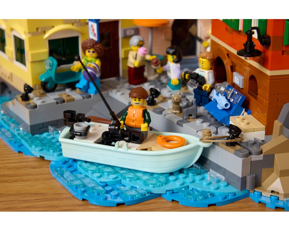 LEGO Set 21359-1 Italian Riviera (2025 LEGO Ideas and CUUSOO ...