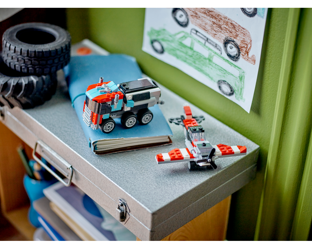 LEGO Set 31146-1 Flatbed Truck with Helicopter (2024 Creator > Creator ...