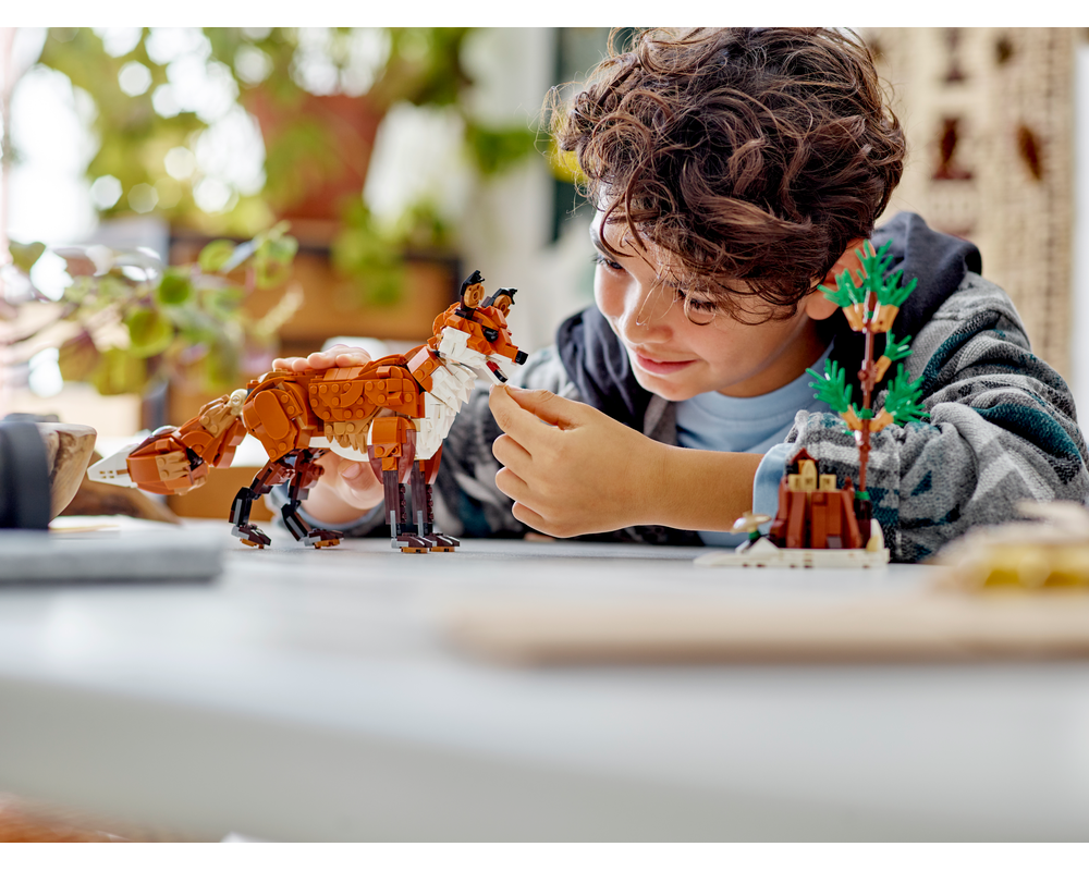 LEGO Set 31154-1 Forest Animals: Red Fox (2024 Creator > Creator 3-in-1 ...