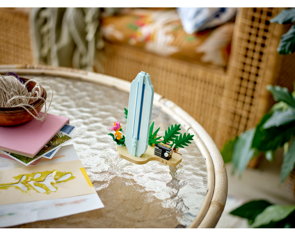 LEGO Set 31156-1 Tropical Ukulele (2024 Creator > Creator 3-in-1 ...