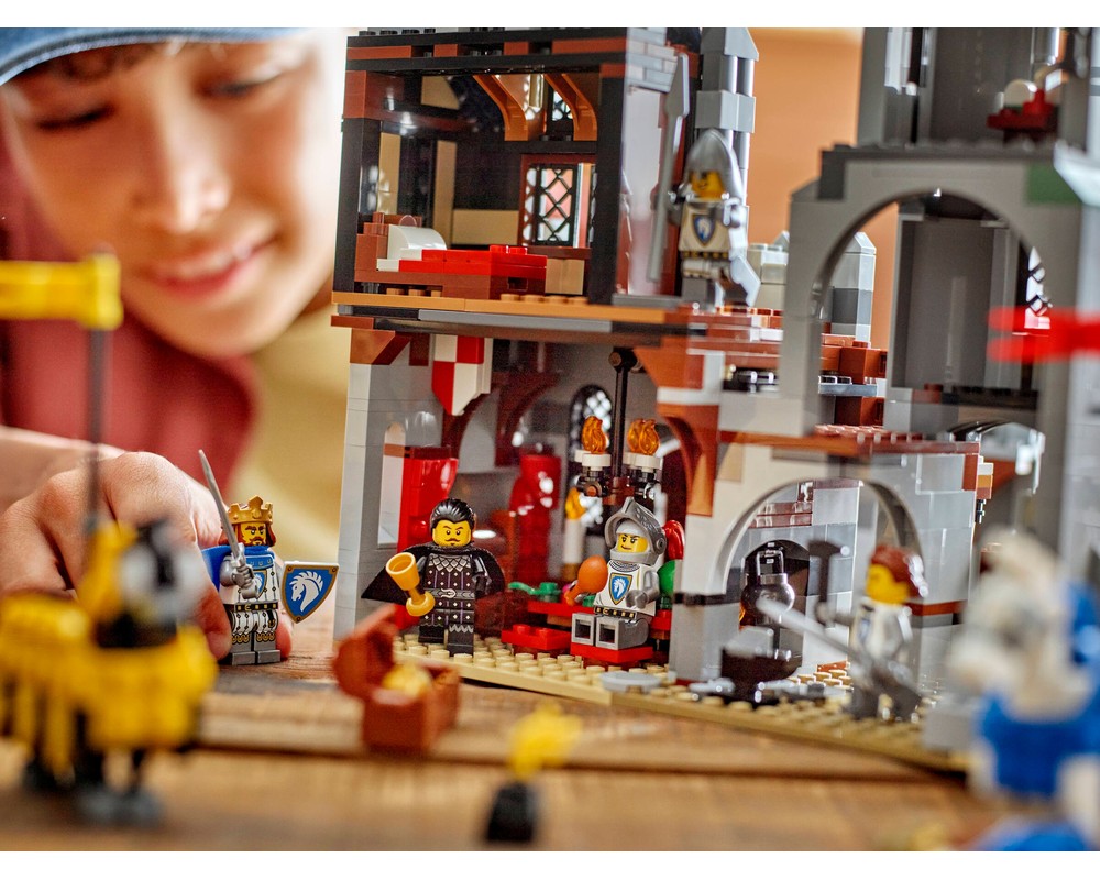 LEGO Set 31168-1 Medieval Horse Knight Castle (2025 Creator > Creator 3 ...