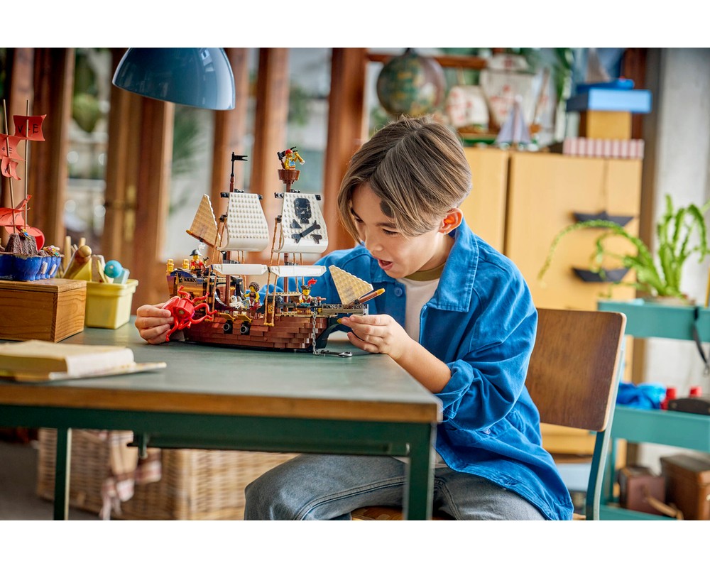 LEGO Set 31387-1 Iconic Pirate Ship (2026 Creator > Creator 3-in-1 ...