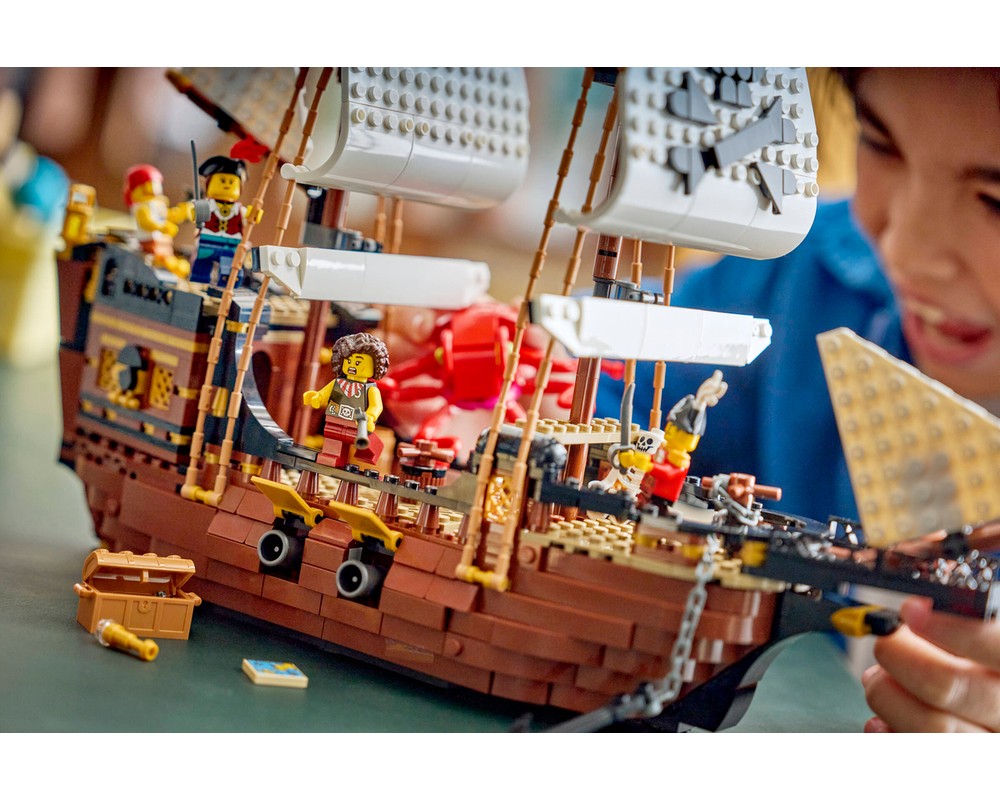 LEGO Set 31387-1 Iconic Pirate Ship (2026 Creator > Creator 3-in-1 ...