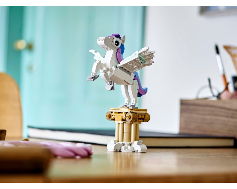LEGO Set 40691-1 Mythical Pegasus (2024 Creator > Creator 3-in-1 ...