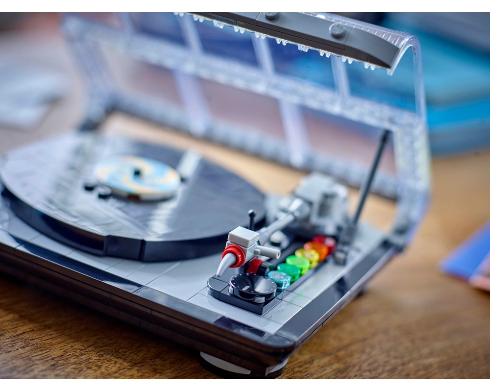 LEGO Set 40699-1 Retro Record Player (2024 Promotional) | Rebrickable ...
