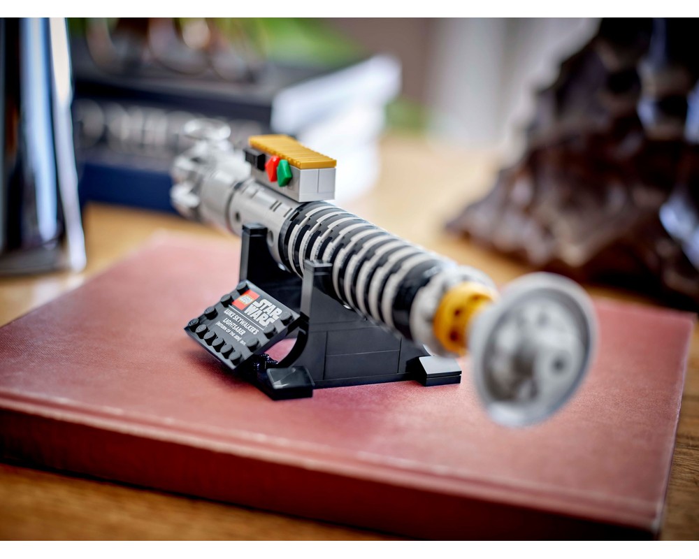 LEGO Set 40730-1 Luke Skywalker's Lightsaber (2024 Star Wars ...