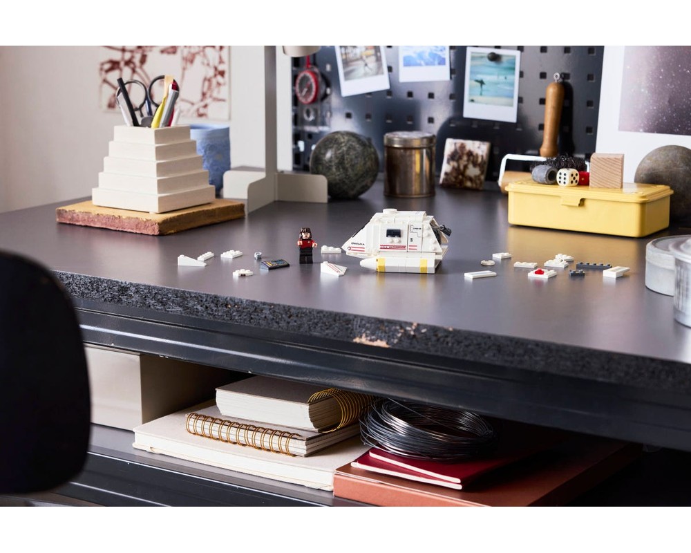 LEGO Set 40768-1 Star Trek: Type-15 Shuttlepod (2025 Icons ...