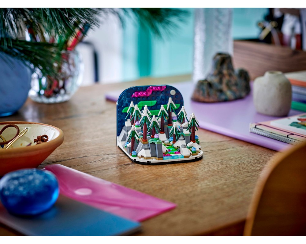 LEGO Set 40785-1 Northern Lights Diorama (2025 Promotional ...