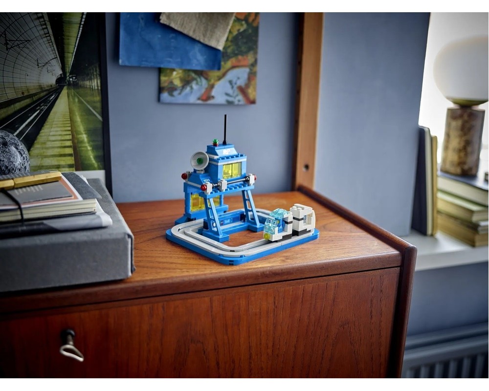 LEGO Set 40786-1 Micro Command Center (2025 LEGO Ideas and CUUSOO ...