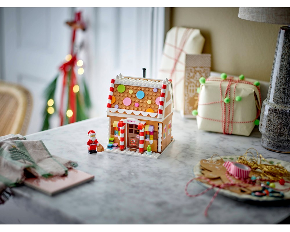 LEGO Set 40809-1 Festive Gingerbread House (2025 Seasonal > Christmas ...