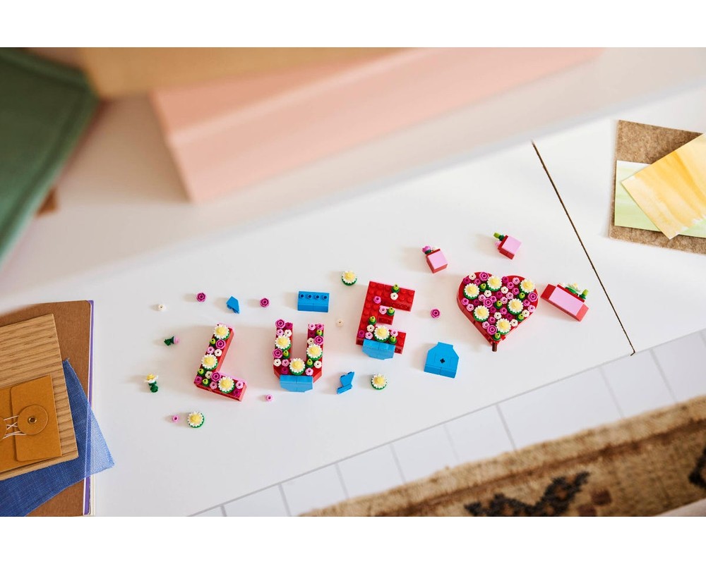 LEGO Set 40867-1 Love Letters (2026 Seasonal > Valentine) | Rebrickable ...