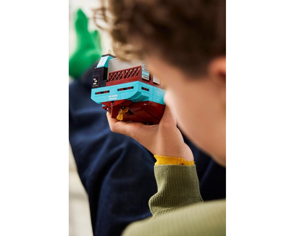 LEGO Set 40955-1 Maersk Dual-Fuel Container Vessel (2026 Other ...