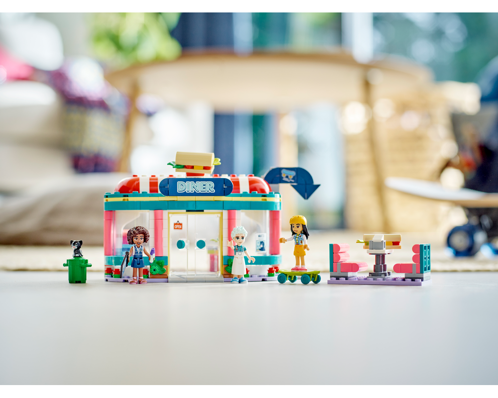 LEGO Set 41728-1 Heartlake Downtown Diner (2023 Friends) | Rebrickable ...