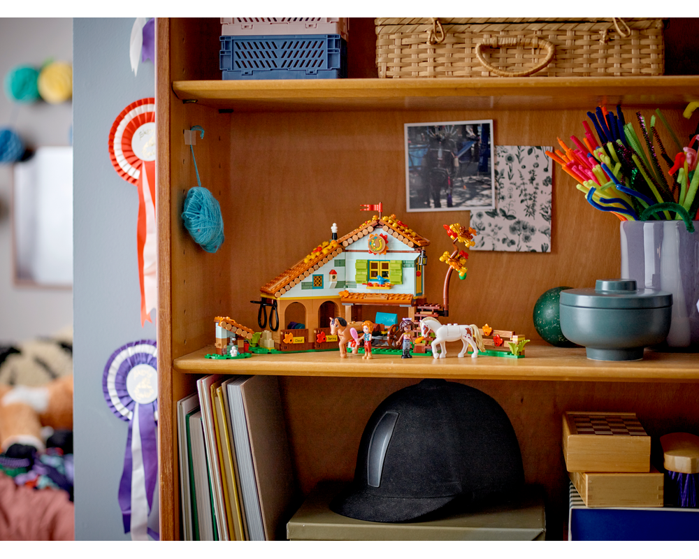 LEGO Set 41745-1 Autumn's Horse Stable (2023 Friends) | Rebrickable ...