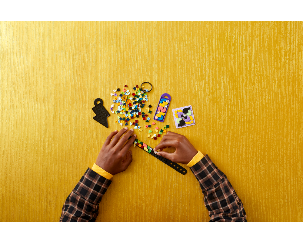 LEGO Set 41808-1 Hogwarts Accessories Pack (2023 DOTS) | Rebrickable ...