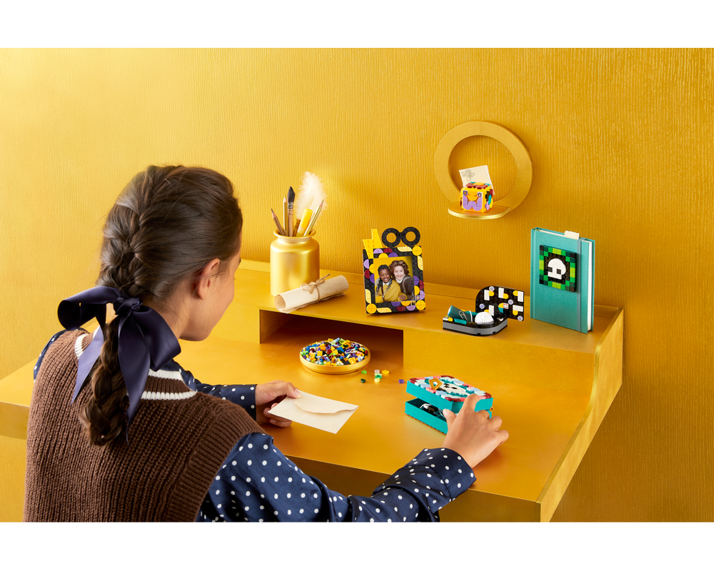 LEGO Set 41811-1 Hogwarts Desktop Kit (2023 DOTS) | Rebrickable - Build ...