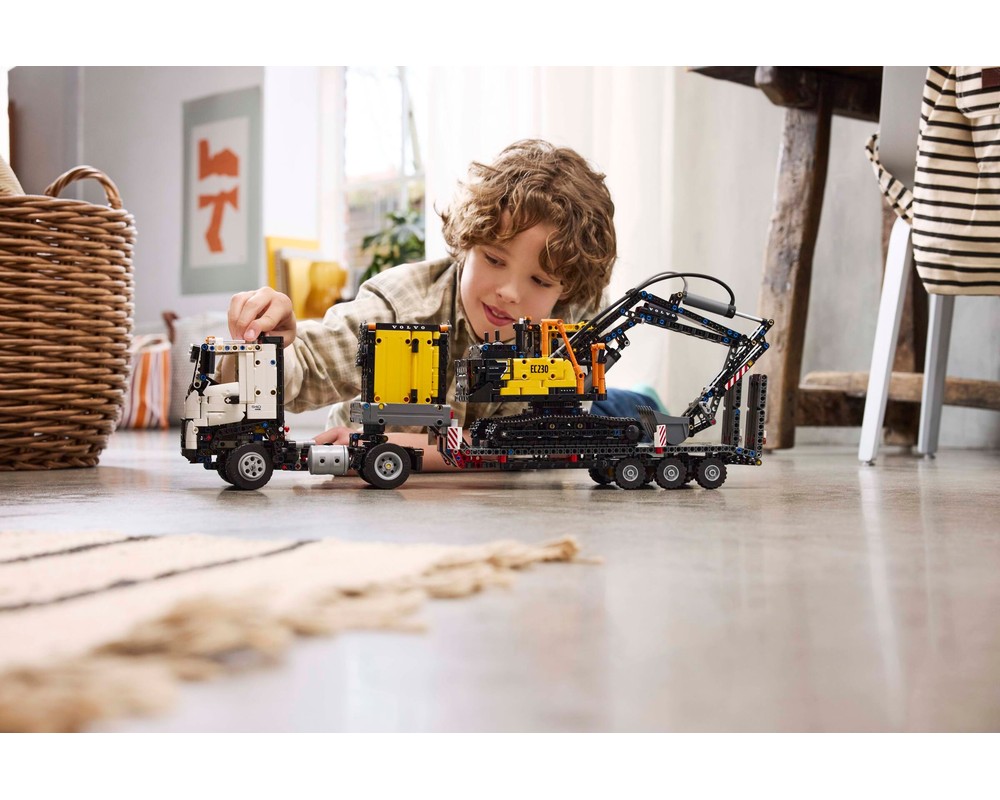 LEGO Set 42175-1 Volvo FMX Truck & EC230 Electric Excavator (2024 ...
