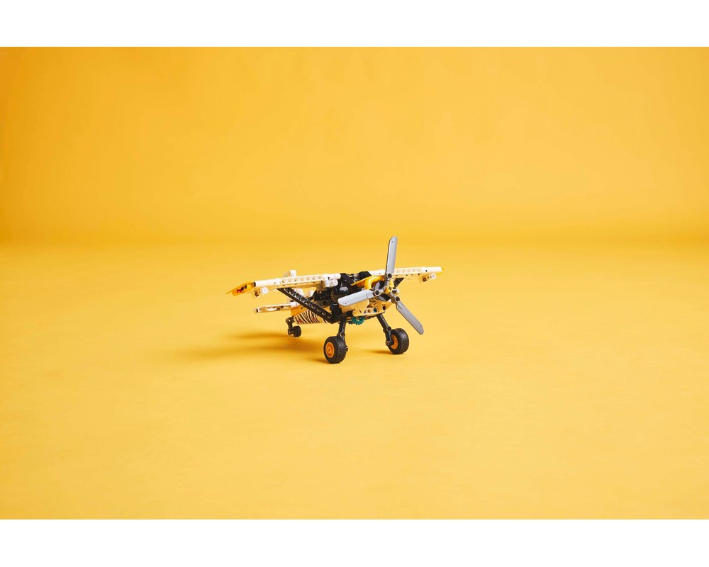 LEGO Set 42198-1 Bush Plane (2025 Technic) | Rebrickable - Build with LEGO