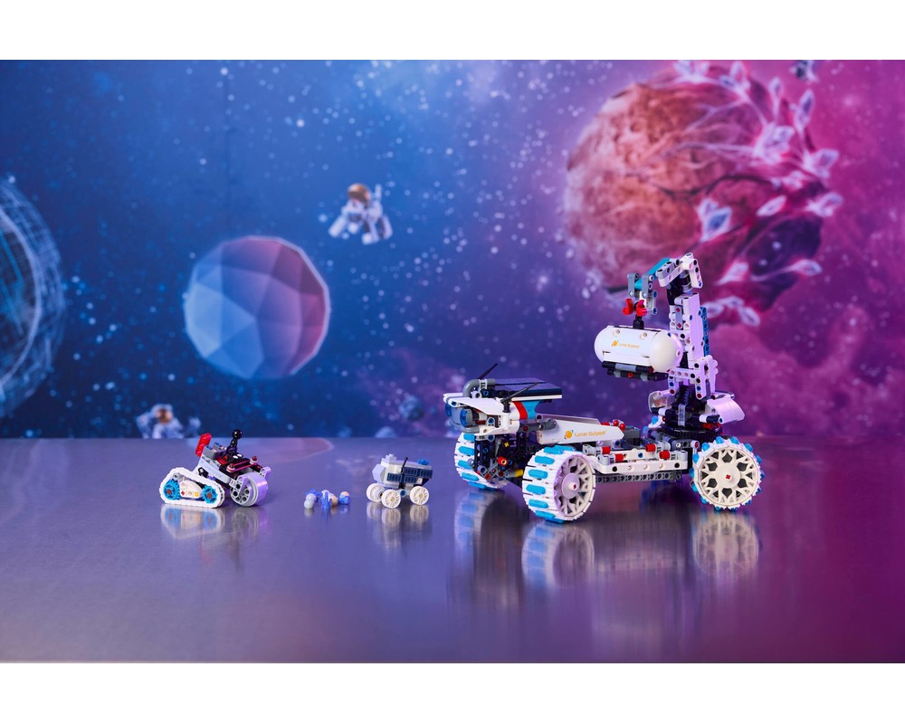 LEGO Set 42211-1 Lunar Outpost Moon Rover Space Vehicle (2025 Technic ...