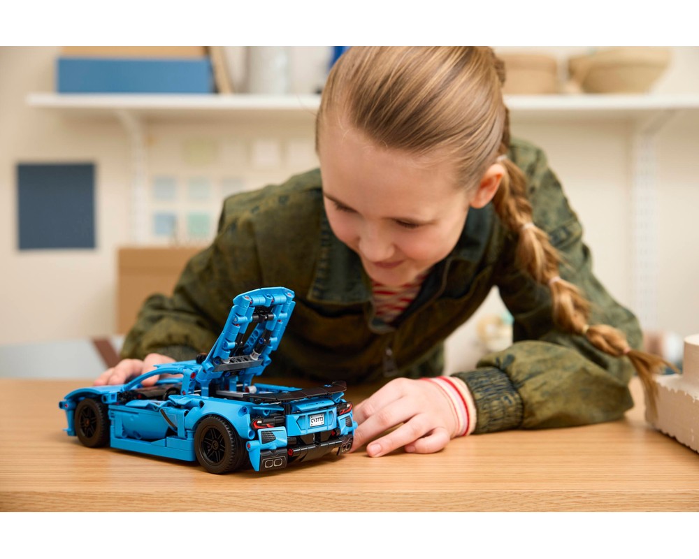 LEGO Set 42217-1 Chevrolet Corvette Stingray Blue (2025 Technic ...
