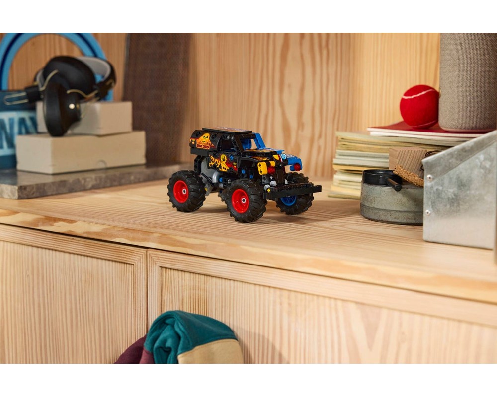 LEGO Set 42219-1 Monster Jam Grave Digger Fire and Ice (2026 Technic ...