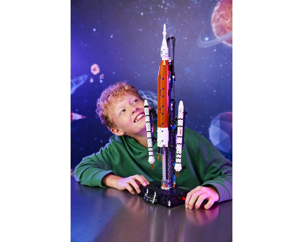 LEGO Set 42221-1 NASA Artemis Space Launch System Rocket (2026 Technic ...