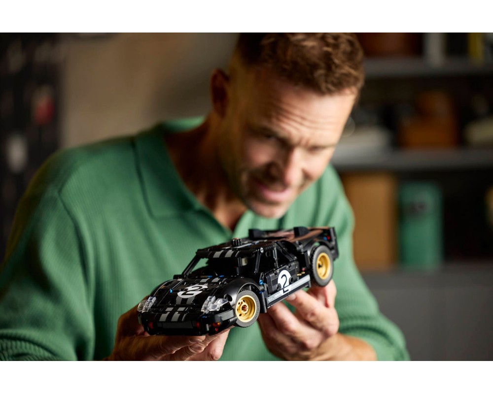 LEGO Set 42223-1 1966 Ford GT40 MKII Race Car (2026 Technic ...