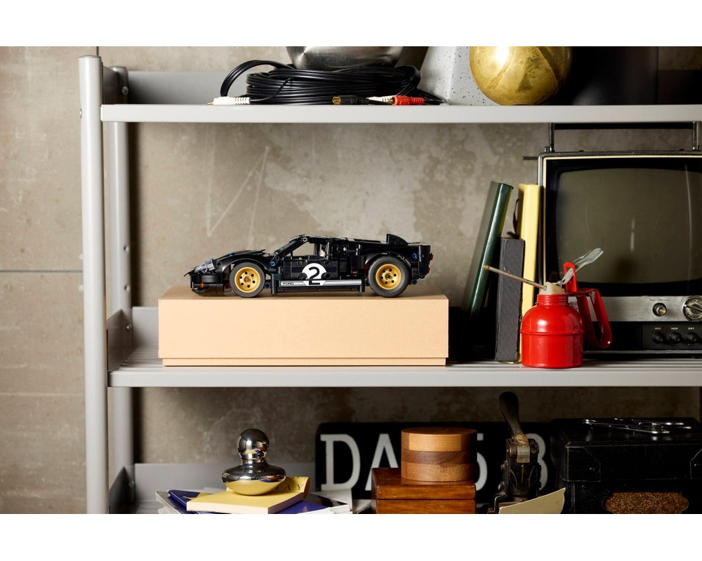 LEGO Set 42223-1 1966 Ford GT40 MKII Race Car (2026 Technic ...