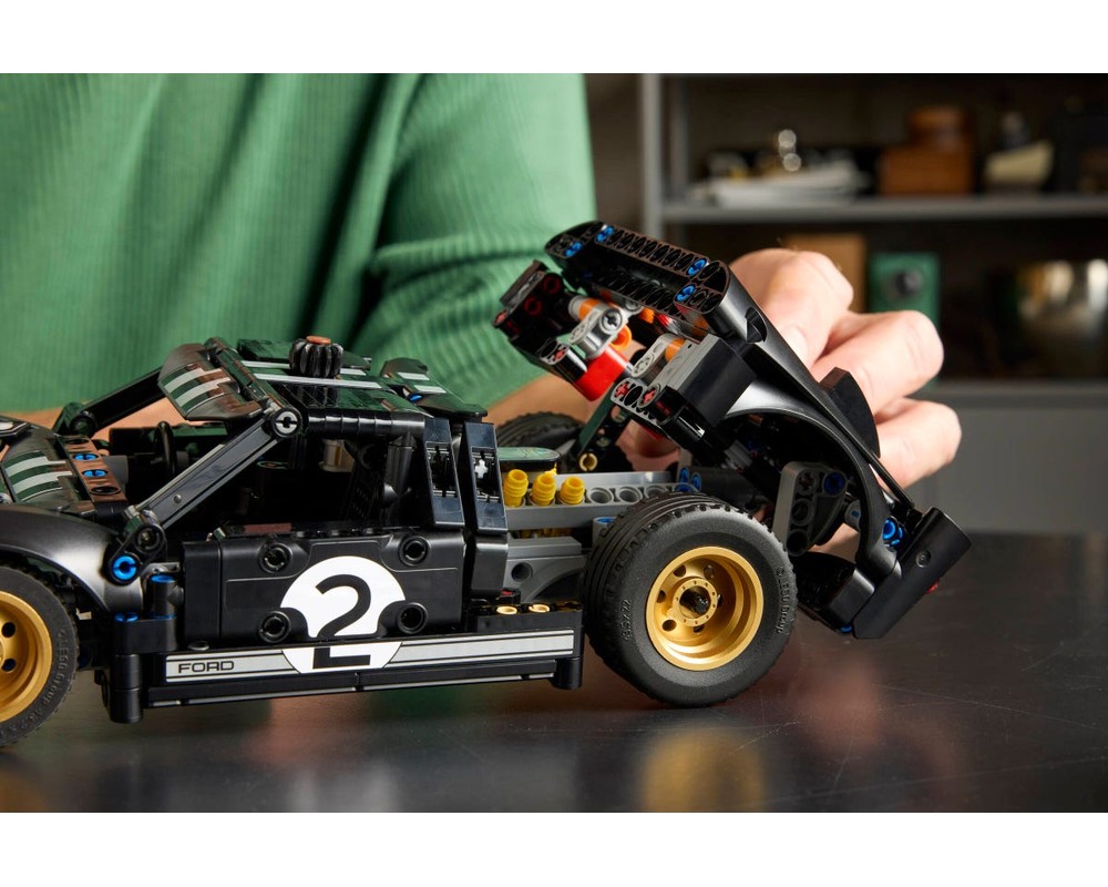 LEGO Set 42223-1 1966 Ford GT40 MKII Race Car (2026 Technic ...