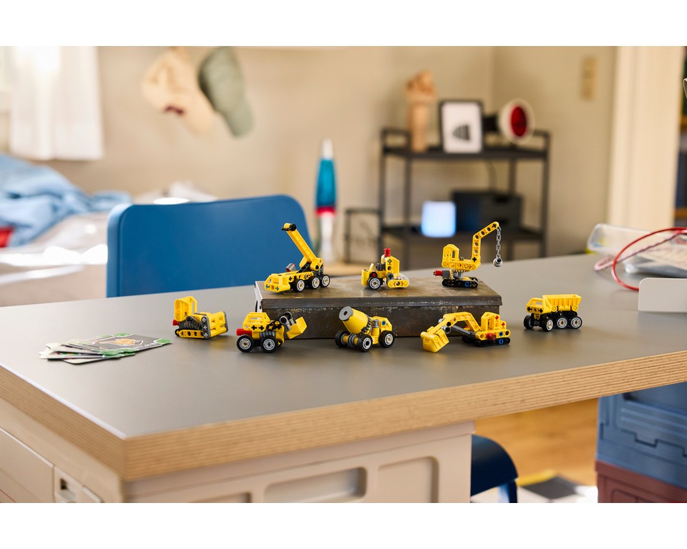 LEGO Set 42233-0 Mighty Machines Series 1 - Random Box (2026 Technic ...