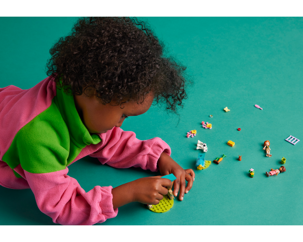 LEGO Set 42607-1 Autumn's Baby Cow Shed (2024 Friends) | Rebrickable ...