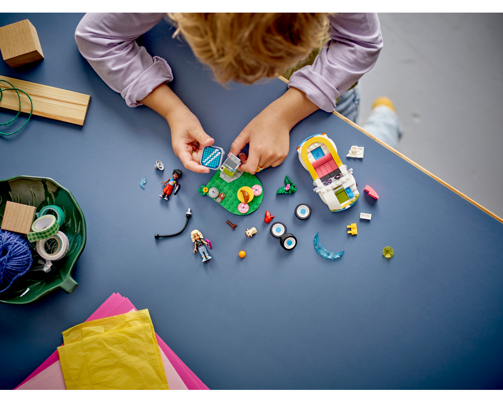 LEGO Set 42609-1 Electric Car and Charger (2024 Friends) | Rebrickable ...