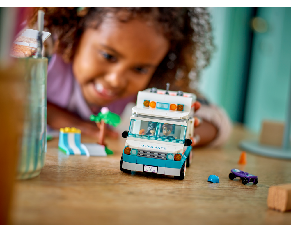 LEGO Set 42613-1 Heartlake City Hospital Ambulance (2024 Friends ...